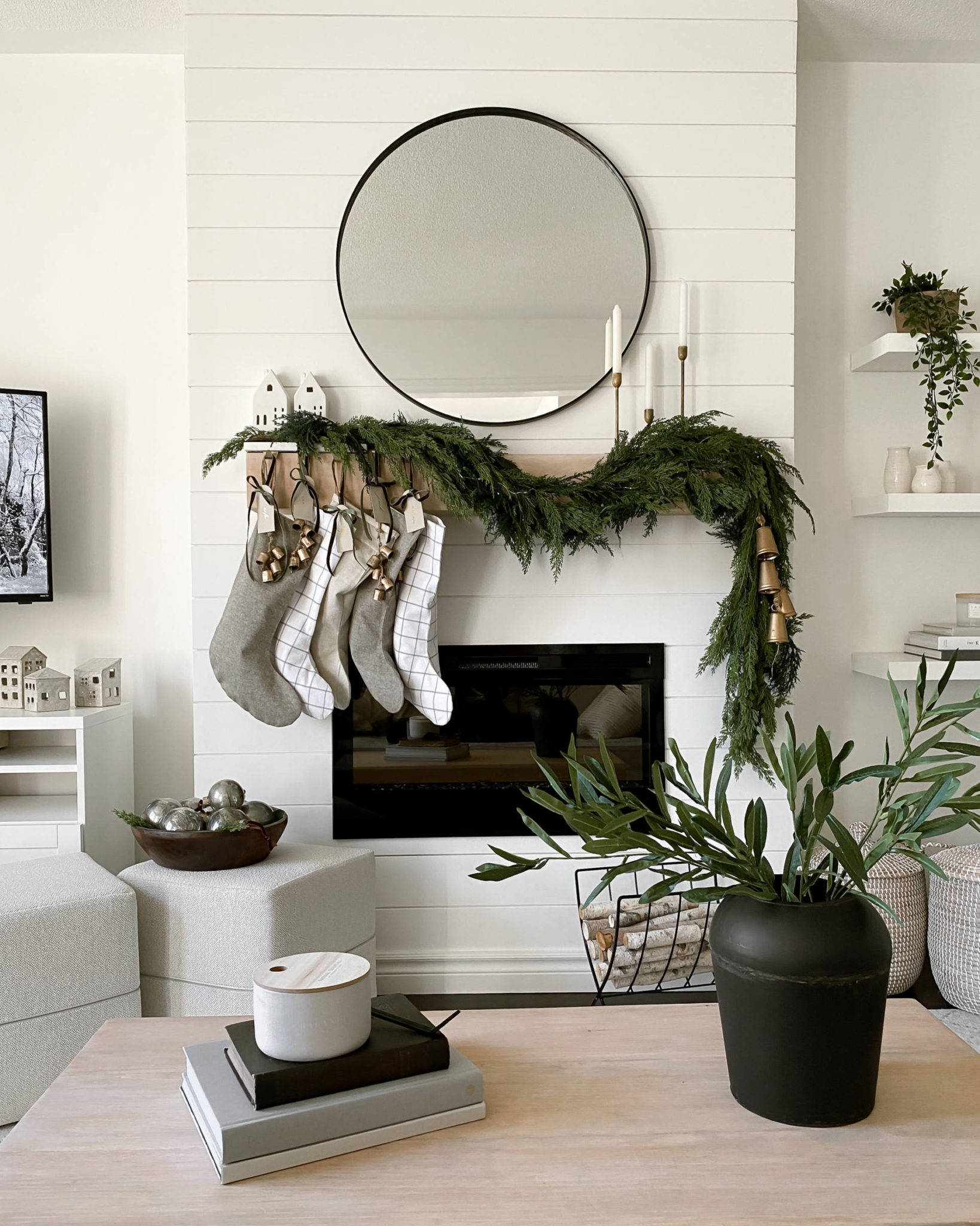 DIY Holiday Mantle Garland - Melissa Braedley